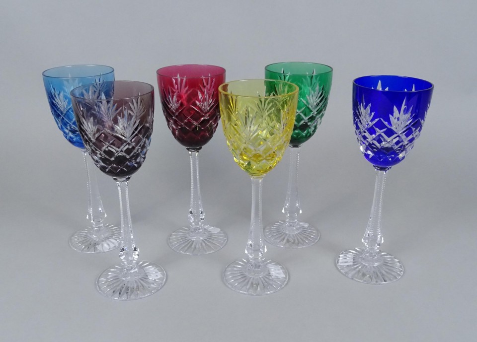 Verrerie : 6 verres s/ pied en cristal taillé coloré marqué Sèvres ...